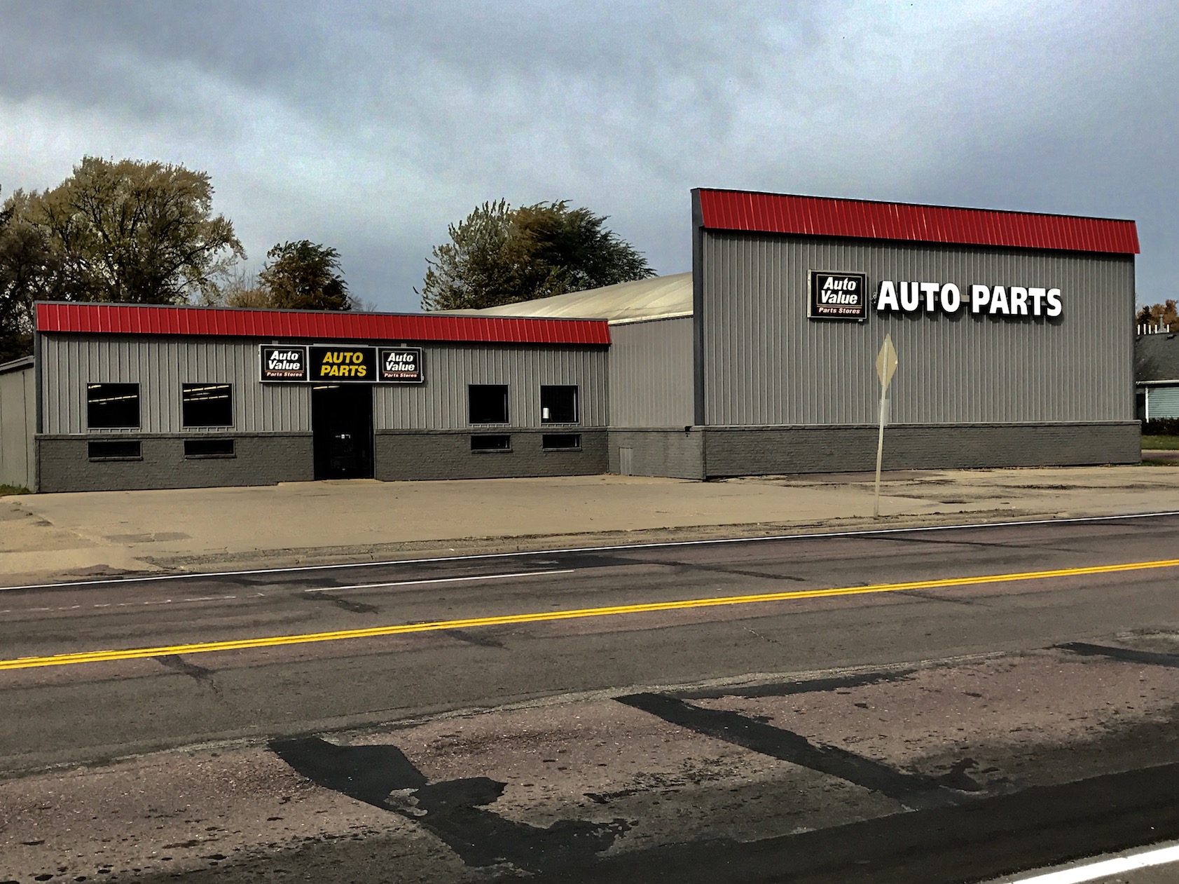 Windom, MN | | Auto Value (Auto Value)